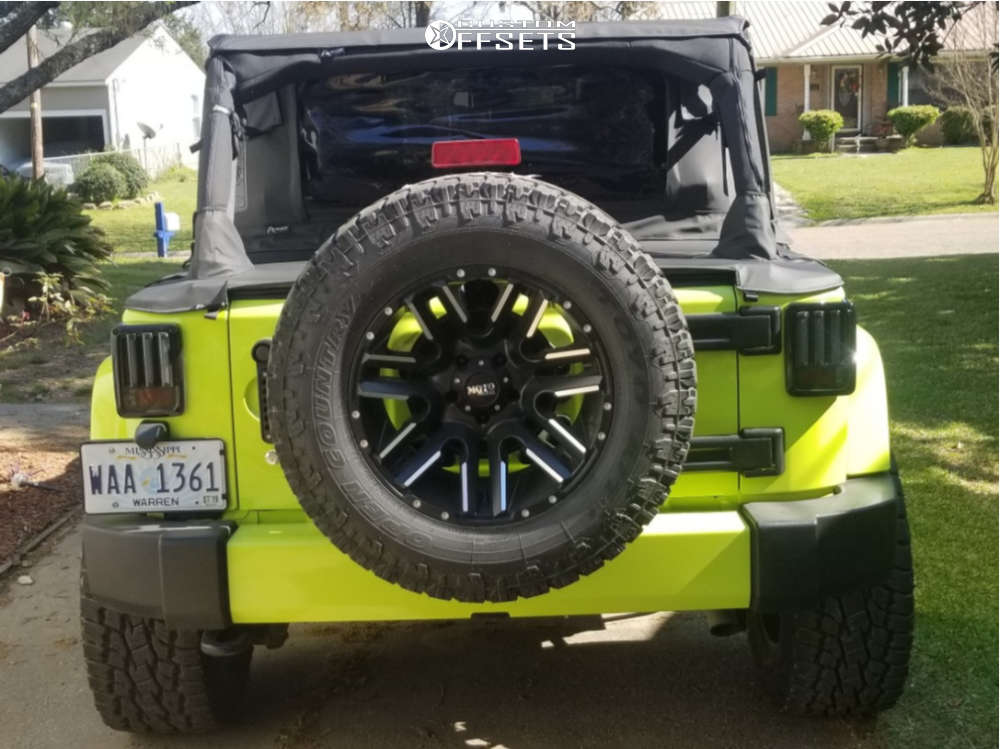 2017 Jeep Wrangler JK with 18x10 -24 Moto Metal Razor and 33/12.5R18 ...