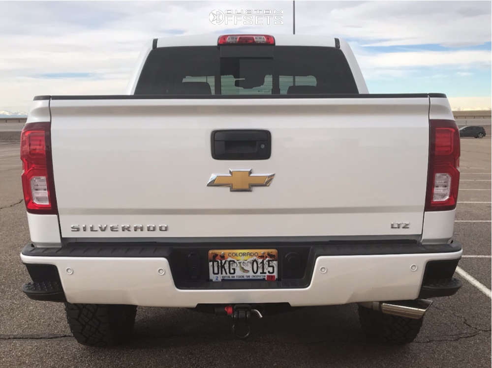 2018 Chevrolet Silverado 1500 with 20x9 20 Fuel Maverick D538 and 275 ...