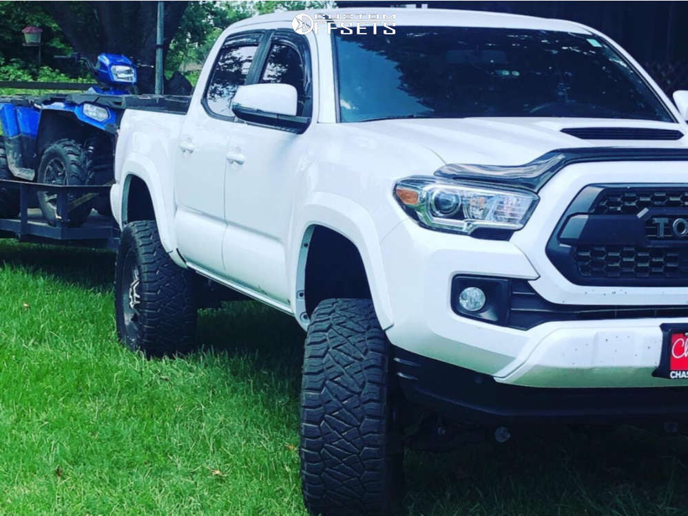 2016 Toyota Tacoma with 20x9 0 XD Xd839 and 33/12.5R20 Nitto Ridge ...