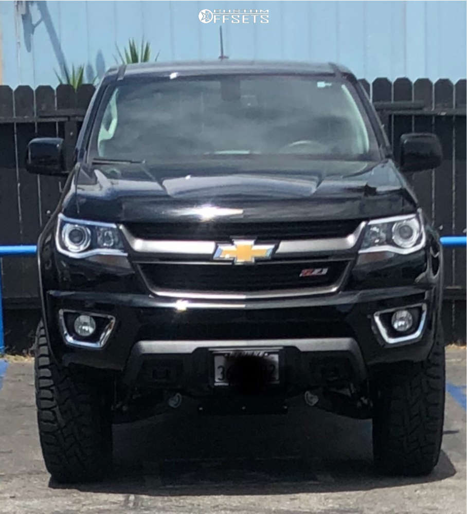 2018 Chevrolet Colorado with 18x9 5 Fuel Vector and 285/65R18 Toyo ...