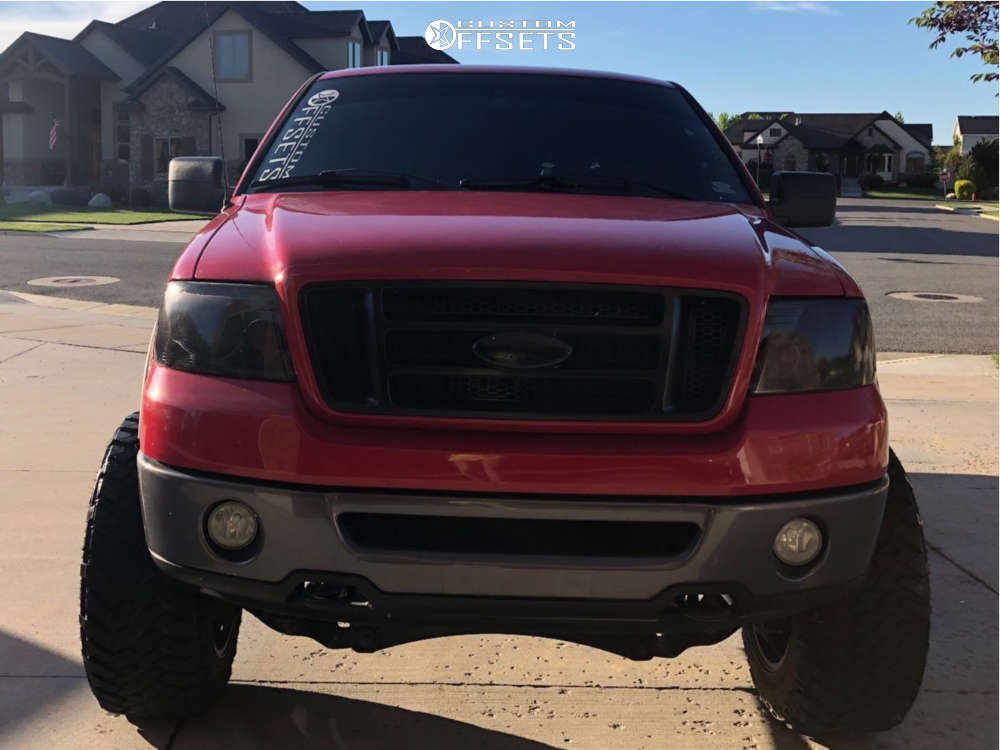 2006 Ford F-150 with 20x12 -44 Fuel Sledge and 35/12.5R20 Nitto Trail ...