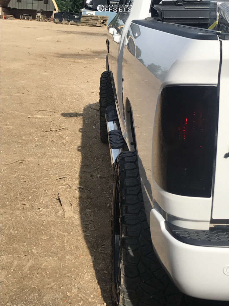 2017 Ram 2500 with 22x10 5 Tuff T15 and 35/12.5R22 Nitto Ridge Grappler ...