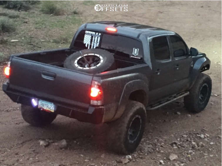 2014 Toyota Tacoma with 17x8.5 0 Method Nv and 315/70R17 BFGoodrich All ...