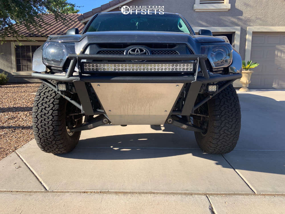 2014 Toyota Tacoma with 17x8.5 0 Method Nv and 315/70R17 BFGoodrich All ...
