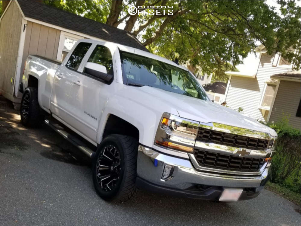 2018 Chevrolet Silverado 1500 with 20x10 -18 Fuel Assault and 305/50R20 ...