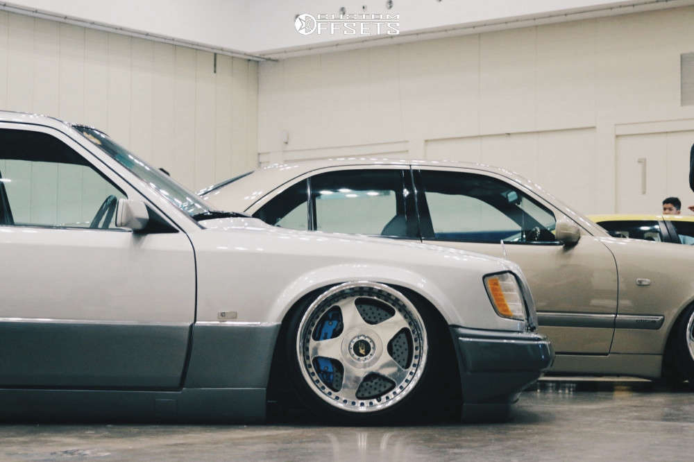 1994 Mercedes-Benz E320 with 18x14 22 SSR Koenig and 305/30R18 Achilles ...