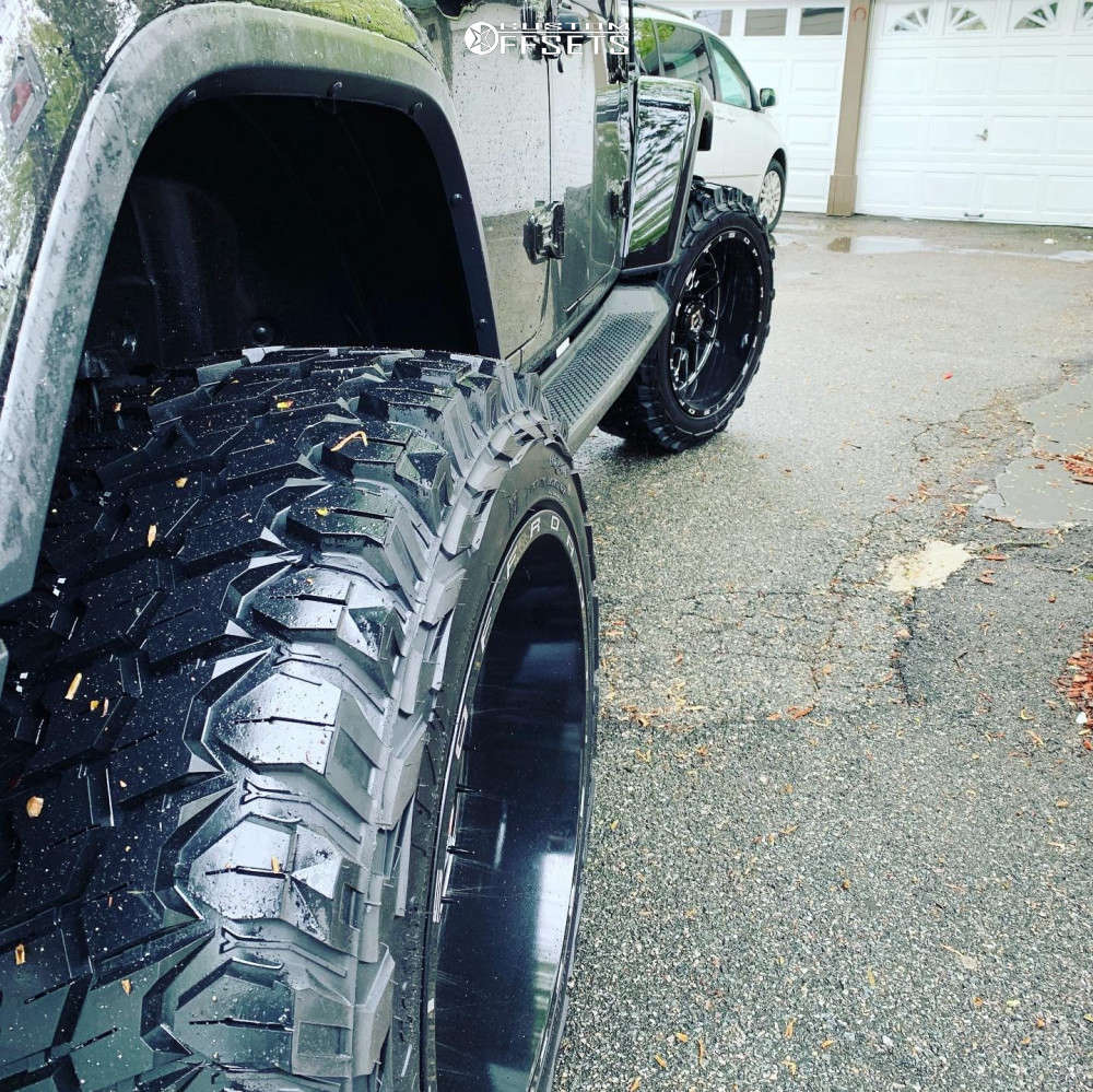 2018 Jeep Wrangler with 22x12 -44 TIS 544BM and 35/12.5R22 Gladiator ...