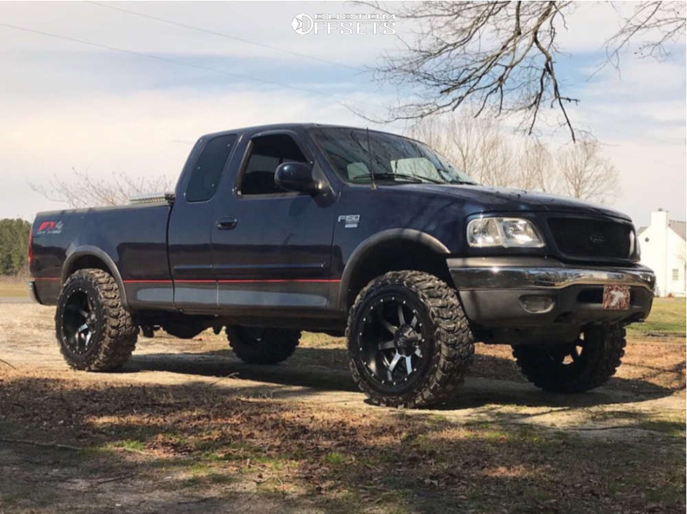 2002 Ford F-150 with 20x12 -44 Fuel Maverick and 35/12.5R20 Gladiator ...