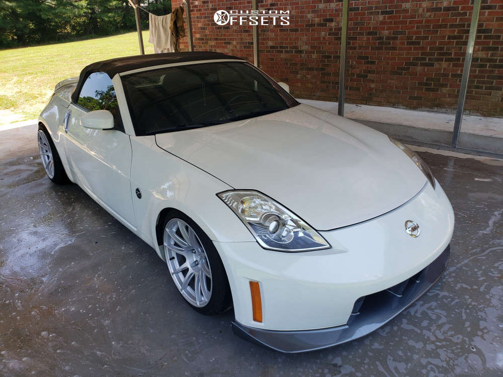 2007 Nissan 350Z with 18x10.5 22 Circuit Performance Cp32 and 255/35R18 ...