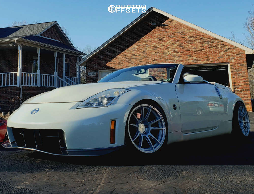 2007 Nissan 350Z with 18x10.5 22 Circuit Performance Cp32 and 255/35R18 ...