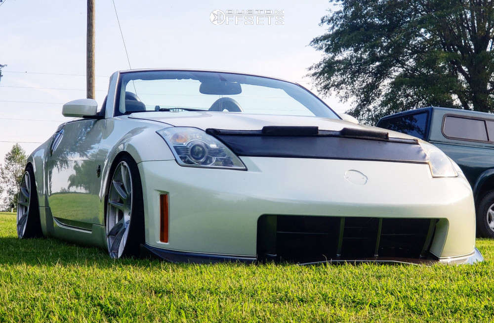 2007 Nissan 350Z with 18x10.5 22 Circuit Performance Cp32 and 255/35R18 ...