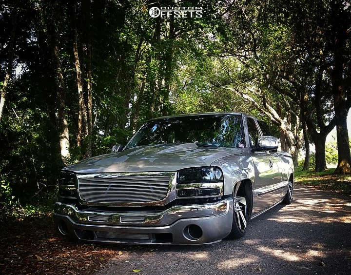 2000 GMC Sierra 1500 with 22x9.5 30 Luxxx Alloys Lux10 and 255/30R22 ...