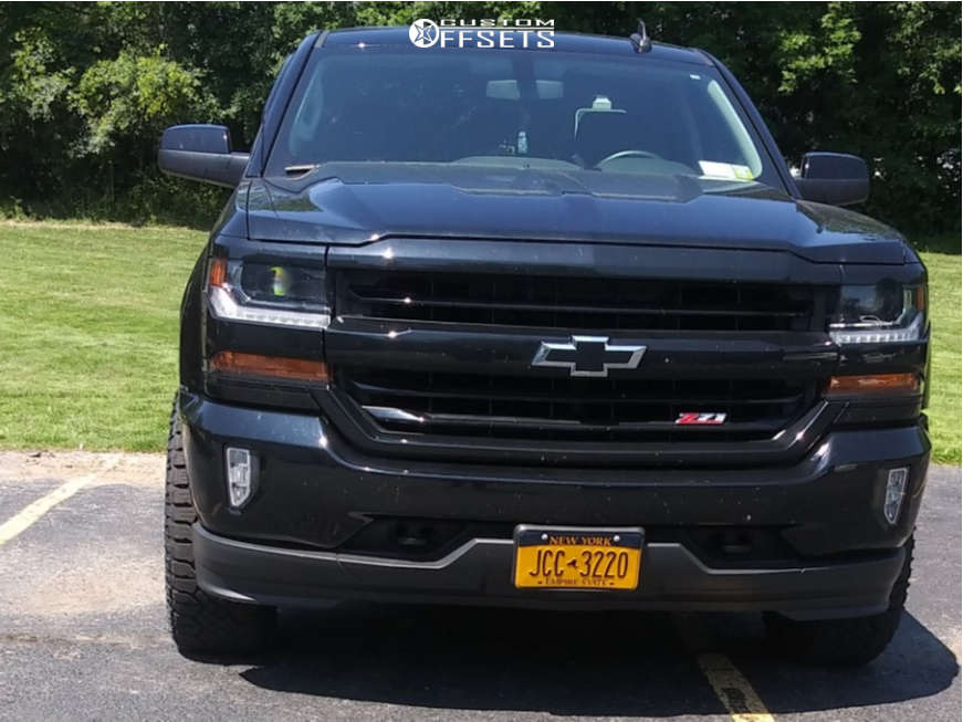 2018 Chevrolet Silverado 1500 with 20x10 -25 Moto Metal MO978 and 265 ...