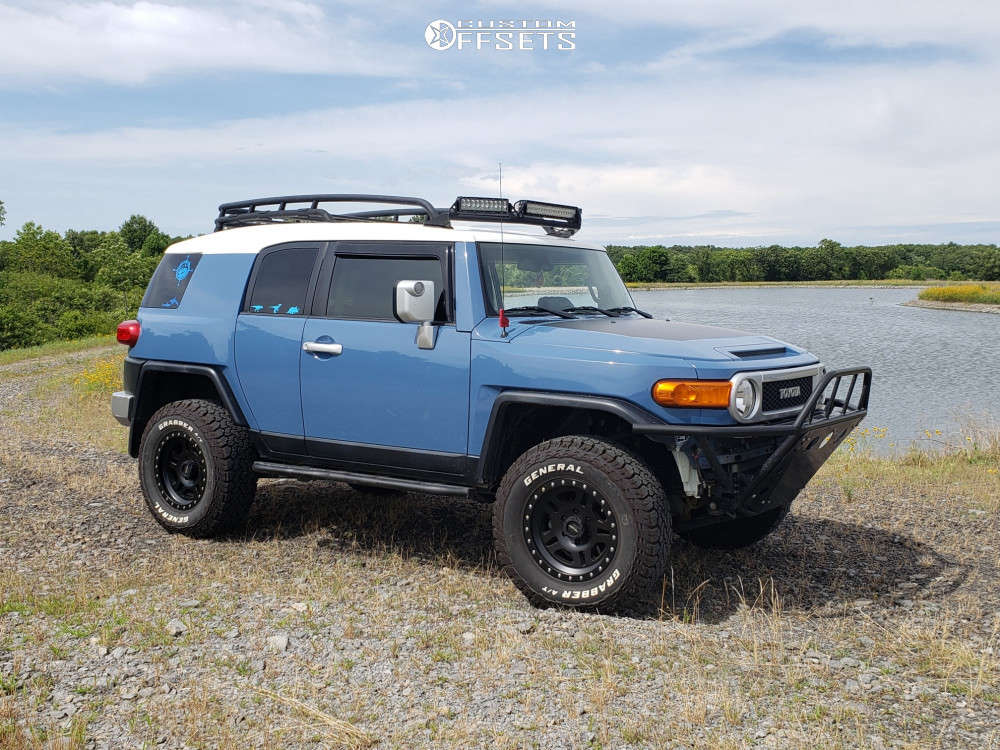 2011 Toyota FJ Cruiser with 17x8.5 0 Pro Comp Series 29 and 295/70R17 ...