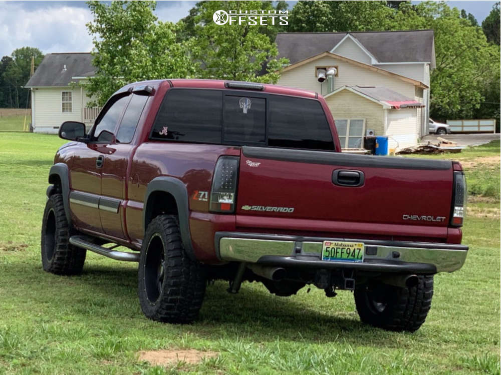 2005 Chevrolet Silverado 1500 with 20x10 -24 Moto Metal Mo970 and 33/12 ...