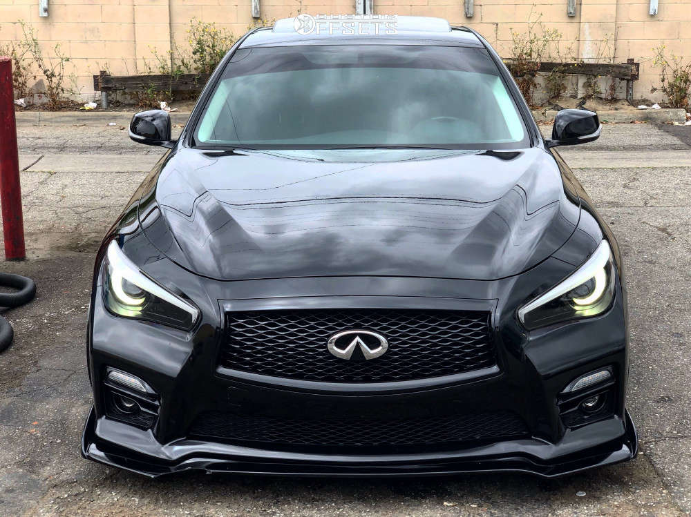 2015 INFINITI Q50 with 19x10.5 22 ESR Rf2 and 235/35R19 Delinte Dx-10 ...