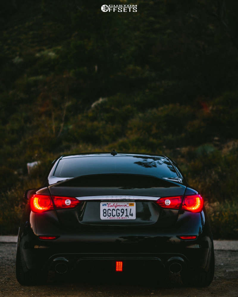 2015 INFINITI Q50 with 19x10.5 22 ESR Rf2 and 235/35R19 Delinte Dx-10 ...