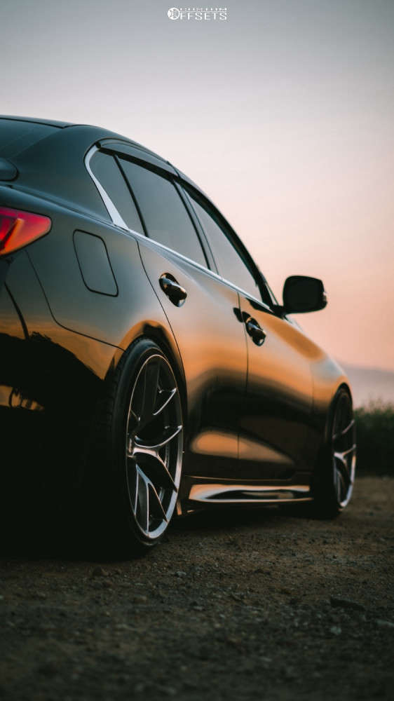 2015 INFINITI Q50 with 19x10.5 22 ESR Rf2 and 235/35R19 Delinte Dx-10 ...