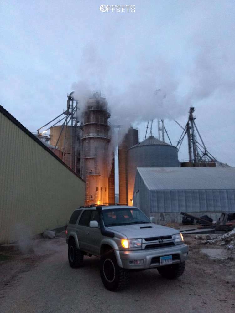 2001 Toyota 4Runner with 17x8.5 0 Method Double Standard and 285/70R17 ...