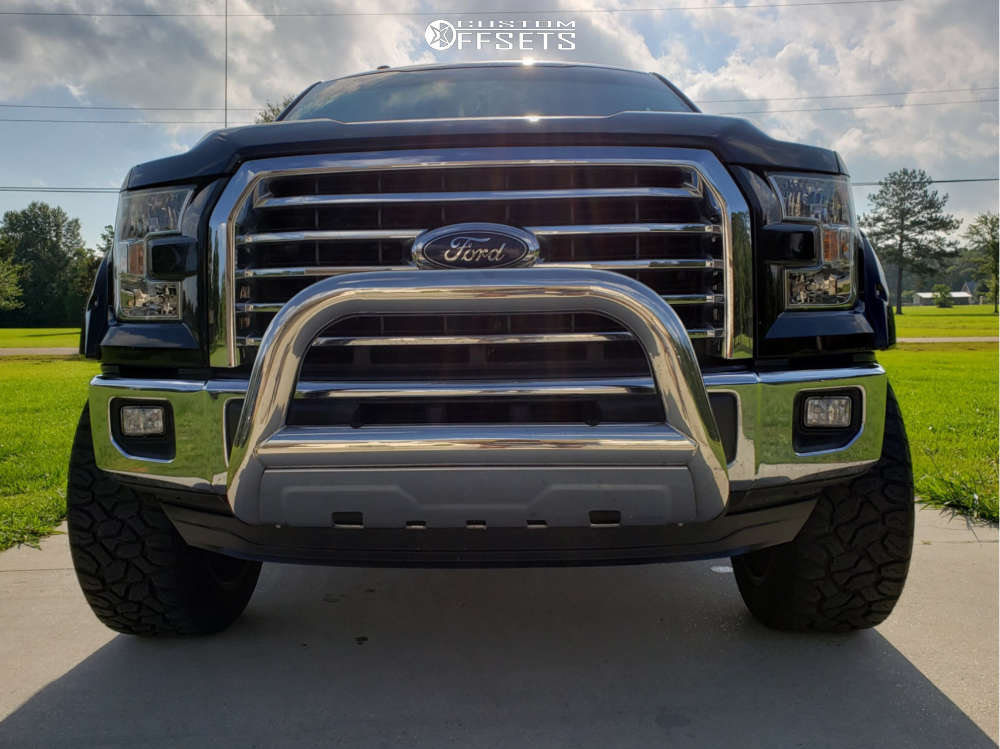 2016 Ford F-150 with 22x12 -44 American Truxx Dna and 35/12.5R22 ...