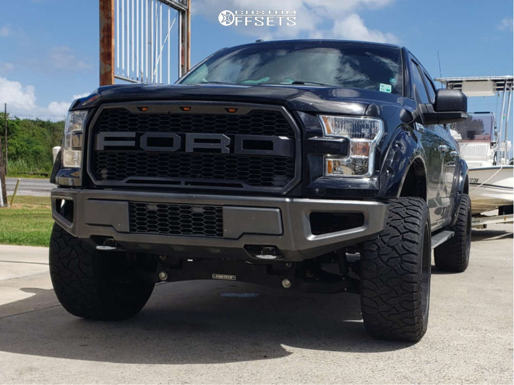 2016 Ford F-150 with 22x12 -44 American Truxx Dna and 35/12.5R22 ...