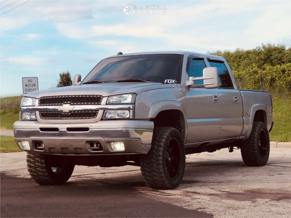 2004 Chevrolet Silverado 1500 with 20x10 -24 Fuel Coupler and 33/12 ...