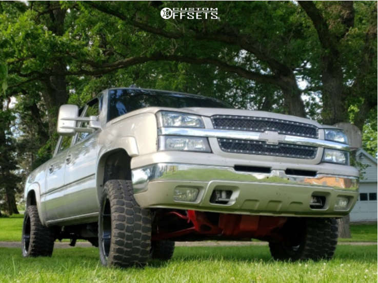 2004 Chevrolet Silverado 1500 with 20x10 -24 Fuel Coupler and 33/12 ...