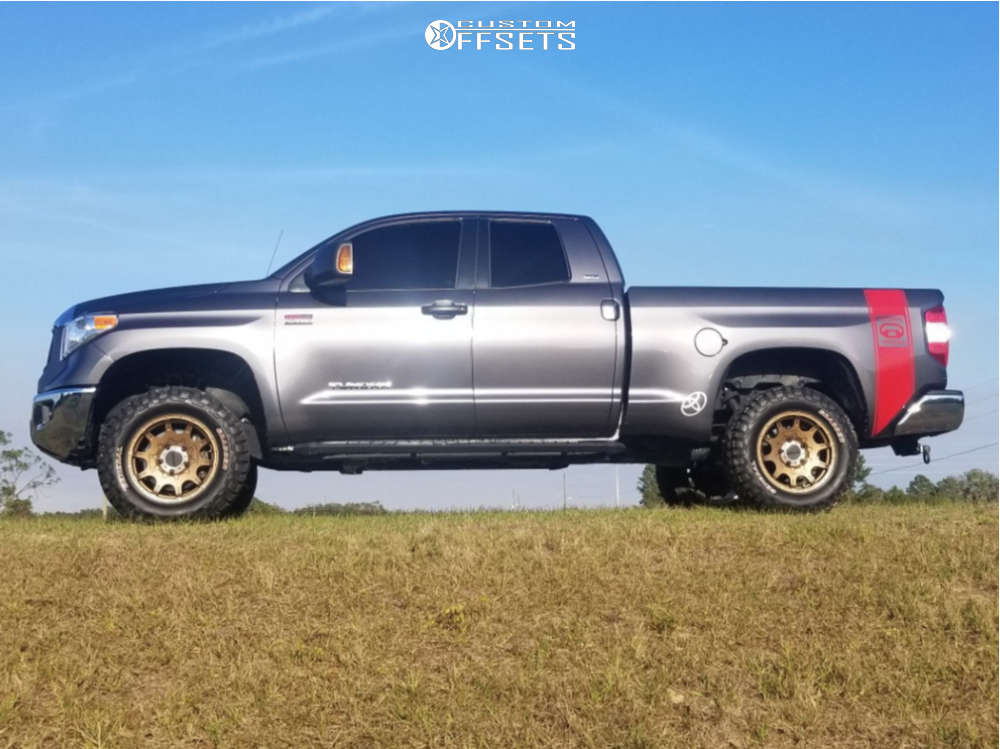 2017 Toyota Tundra with 18x9 18 Method Roost and 33/12.5R18 General ...