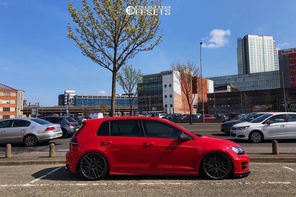 2015 Volkswagen Golf R with 20x8.5 40 Rotiform Rse and 225/30R20 Kumho ...
