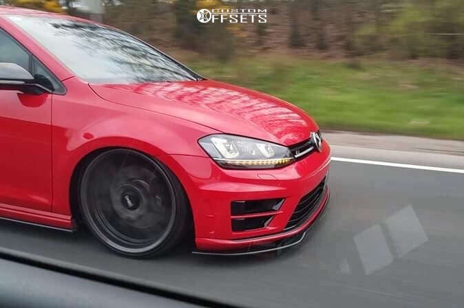 2015 Volkswagen Golf R with 20x8.5 40 Rotiform Rse and 225/30R20 Kumho ...
