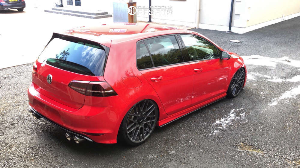 2015 Volkswagen Golf R with 20x8.5 40 Rotiform Rse and 225/30R20 Kumho ...