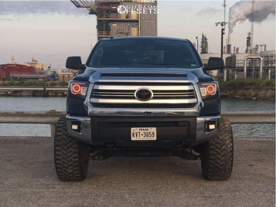2016 Toyota Tundra with 22x14 -76 RBP Glock and 37/13.5R22 Comforser ...