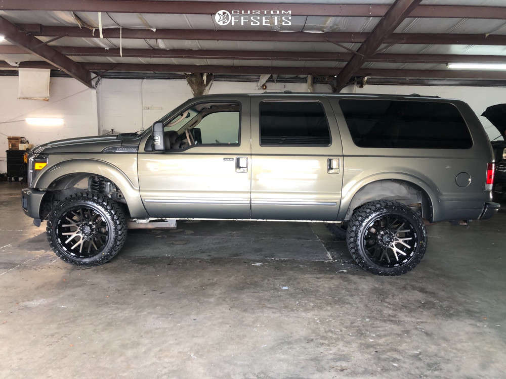 2004 Ford Excursion with 22x12 -44 V-Rock Recoil and 35/12.5R22 Atturo ...