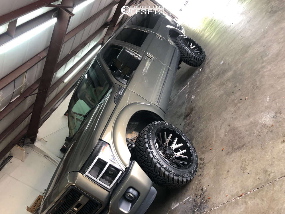2004 Ford Excursion with 22x12 -44 V-Rock Recoil and 35/12.5R22 Atturo ...