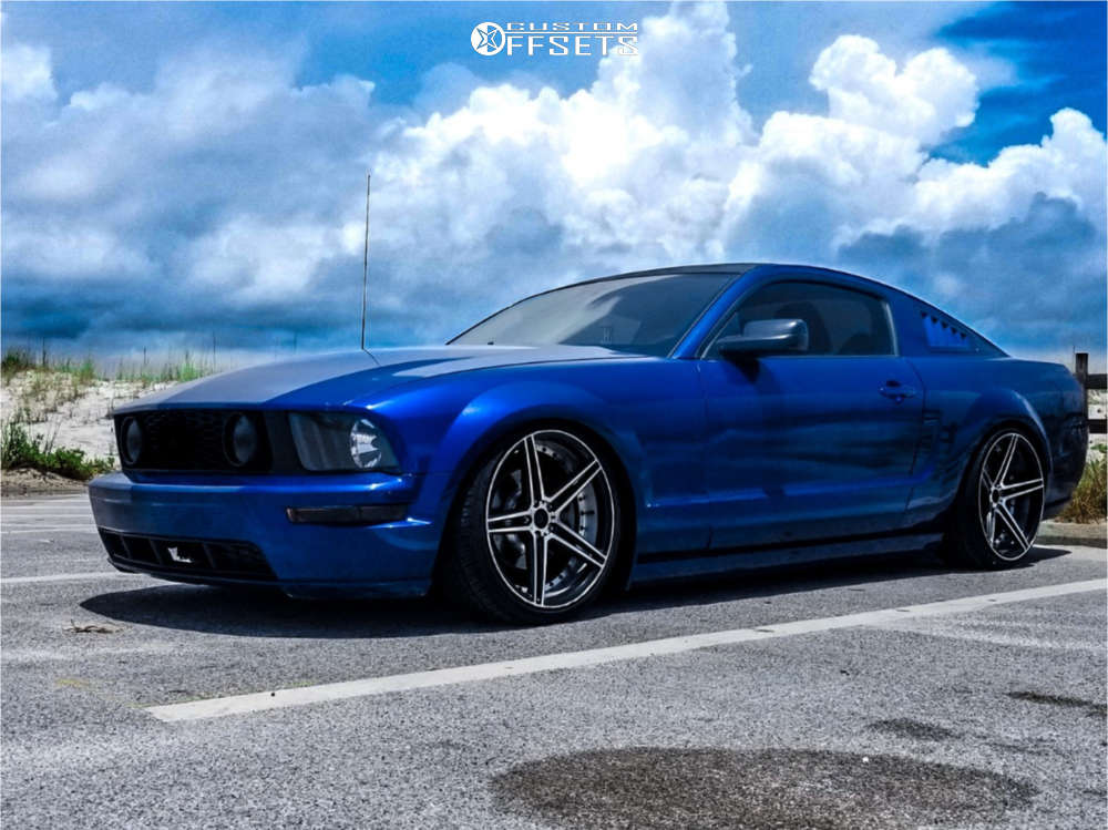 2005 Ford Mustang with 20x9 38 STR 620 and 245/35R20 Lexani Lx-twenty ...
