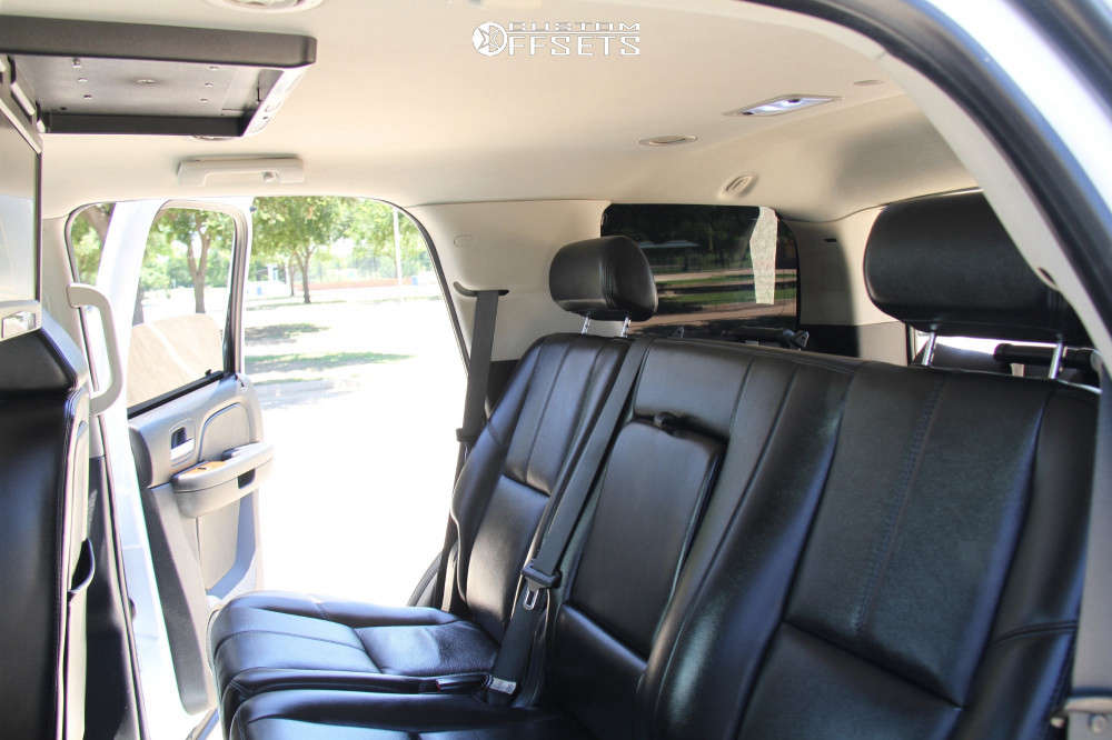 2008 GMC Yukon with 22x12 -44 DFD N/a and 35/12.5R22 Toyo Tires Open ...