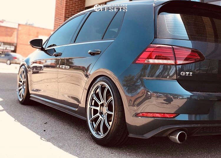 2018 Volkswagen GTI with 18x8.5 35 Superspeed RF03RR and 225/40R18 ...