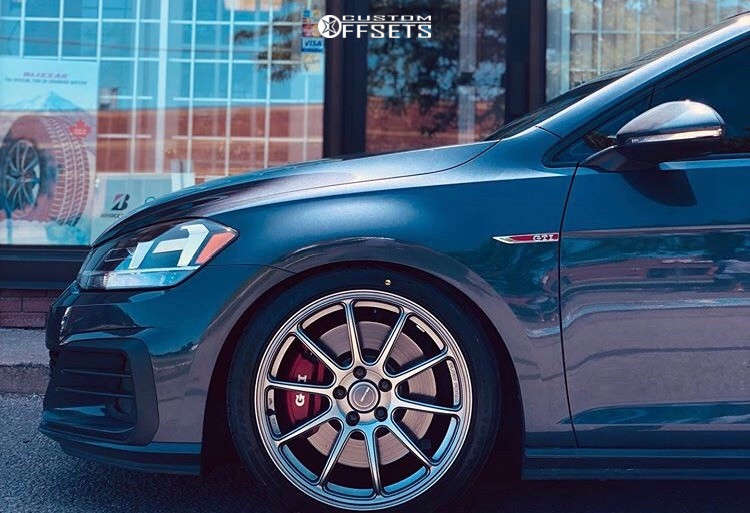 2018 Volkswagen GTI with 18x8.5 35 Superspeed RF03RR and 225/40R18 ...