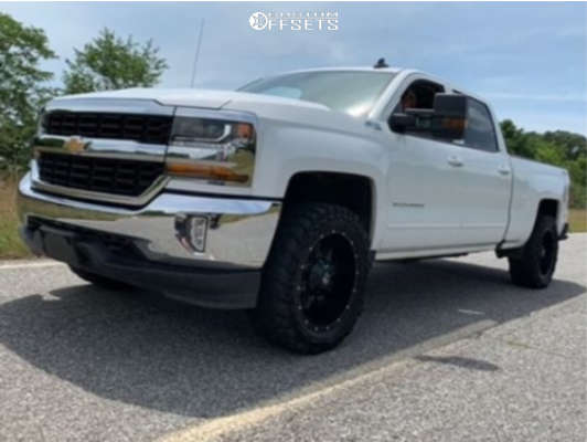 2017 Chevrolet Silverado 1500 with 20x9 -12 TIS 535B and 33/12.5R20 ...
