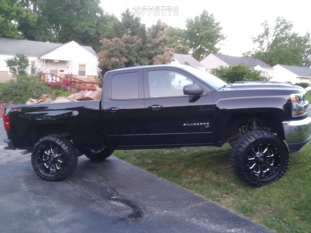 2019 Chevrolet Silverado 1500 with 20x12 -44 XD Xd825 and 305/55R20 ...