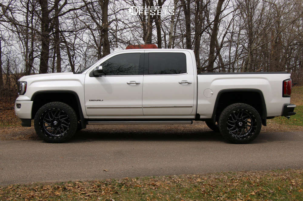 2017 GMC Sierra 1500 with 22x12 -44 TIS 544BM and 33/12.5R22 Nitto ...