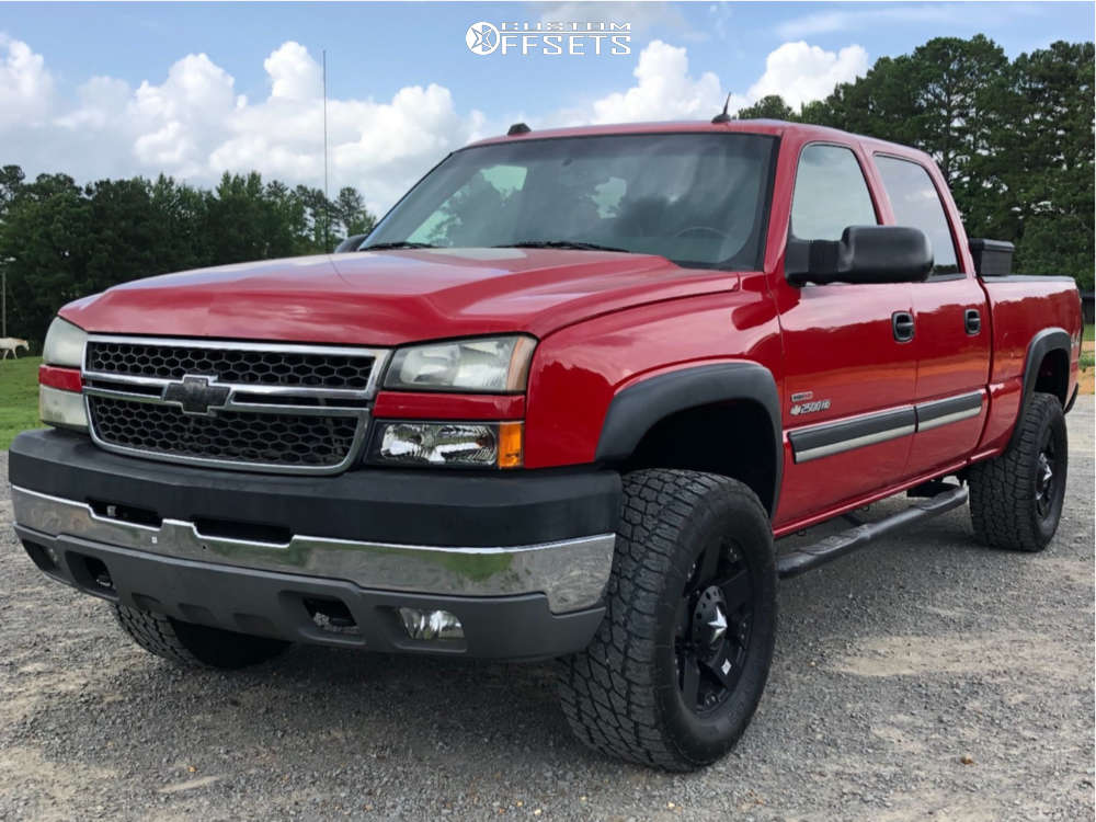2005 Chevrolet Silverado 2500 HD with 18x9 0 XD Xd775 and 325/60R18 ...