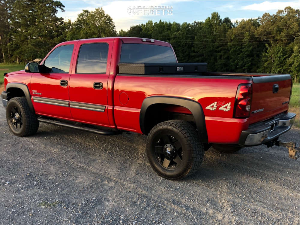 2005 Chevrolet Silverado 2500 HD with 18x9 0 XD Xd775 and 325/60R18 ...