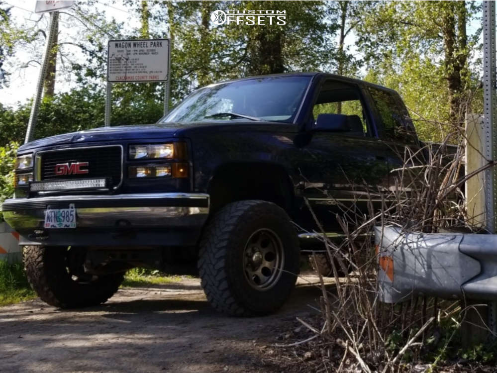 1998 GMC Sierra 1500 with 16x8 0 Eagle Alloy Series 027 and 33/75R16 ...