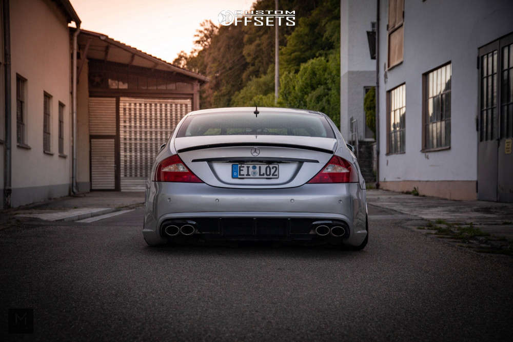 2005 Mercedes-Benz CLS550 with 19x10 10 Leon Hardiritt Waffe and 225 ...