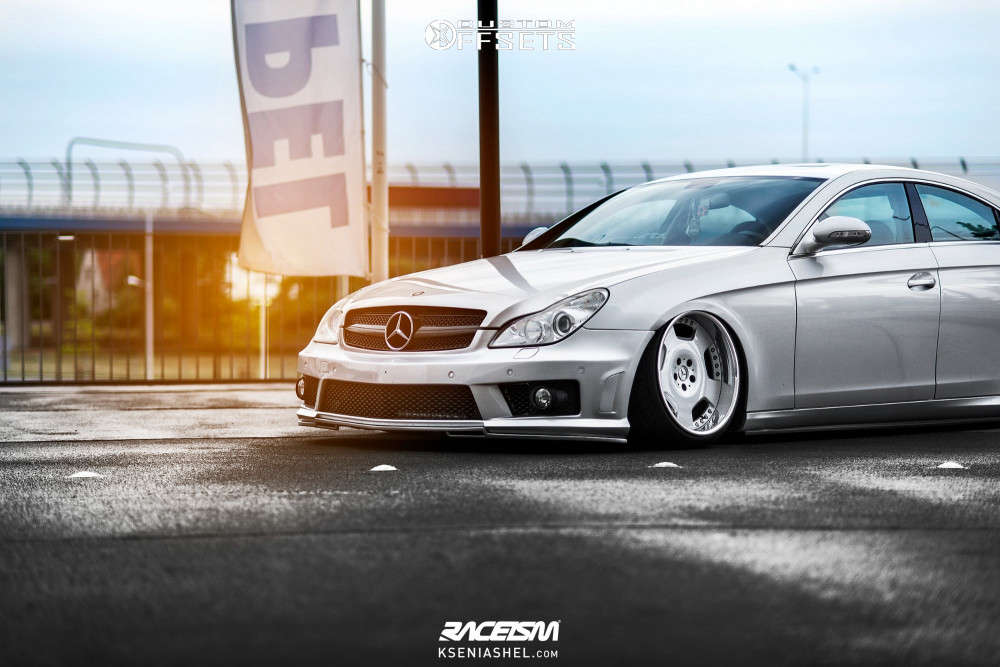 2005 Mercedes-Benz CLS550 Wheel Offset Tucked Air Suspension | 732025 ...