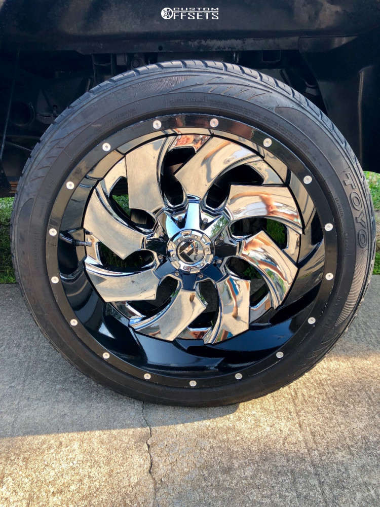 2006 Dodge Ram 3500 with 22x12 -44 Fuel Cleaver D240 and 305/40R22 Toyo ...