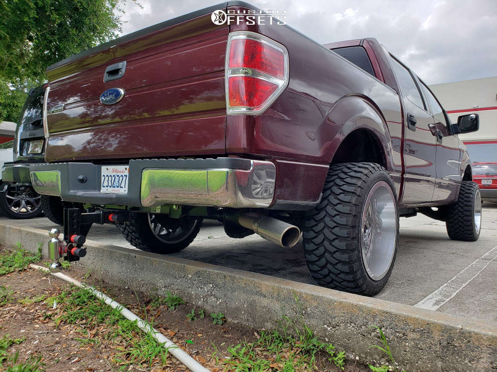 2009 Ford F-150 with 22x12 -44 RBP 73r and 33/12.5R22 Comforser Cf3000 ...