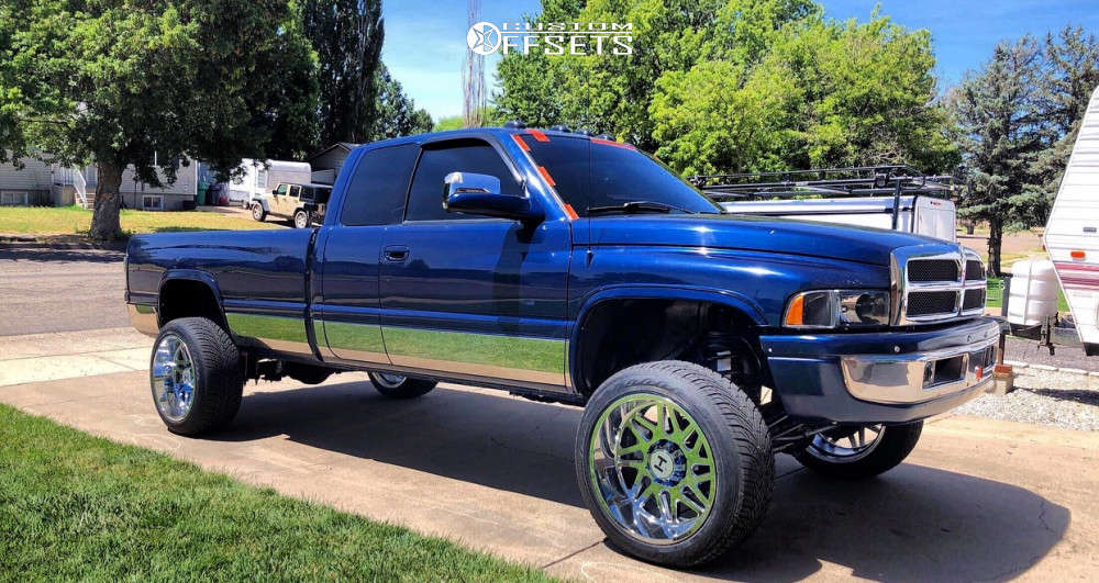 2001 Dodge Ram 2500 with 22x12 -44 Hostile Sprocket and 305/45R22 ...