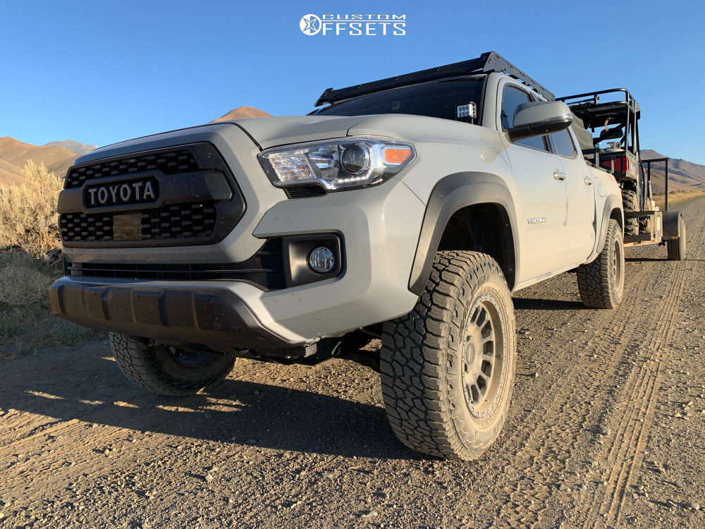 2019 Toyota Tacoma with 17x8.5 0 Pro Comp Series 34 and 265/70R17 ...